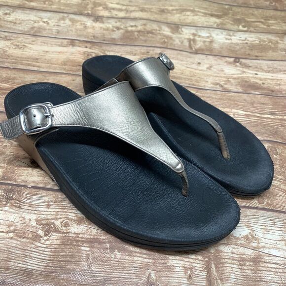 Fitflop | Shoes | Fitflop 8 Flip Flop The Skinny Sandals Metallic ...